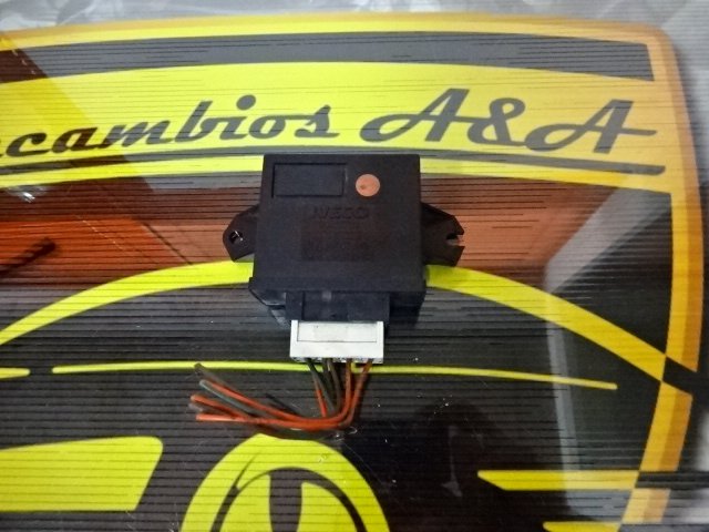 Relé IVECO 98418780 24V 678.10